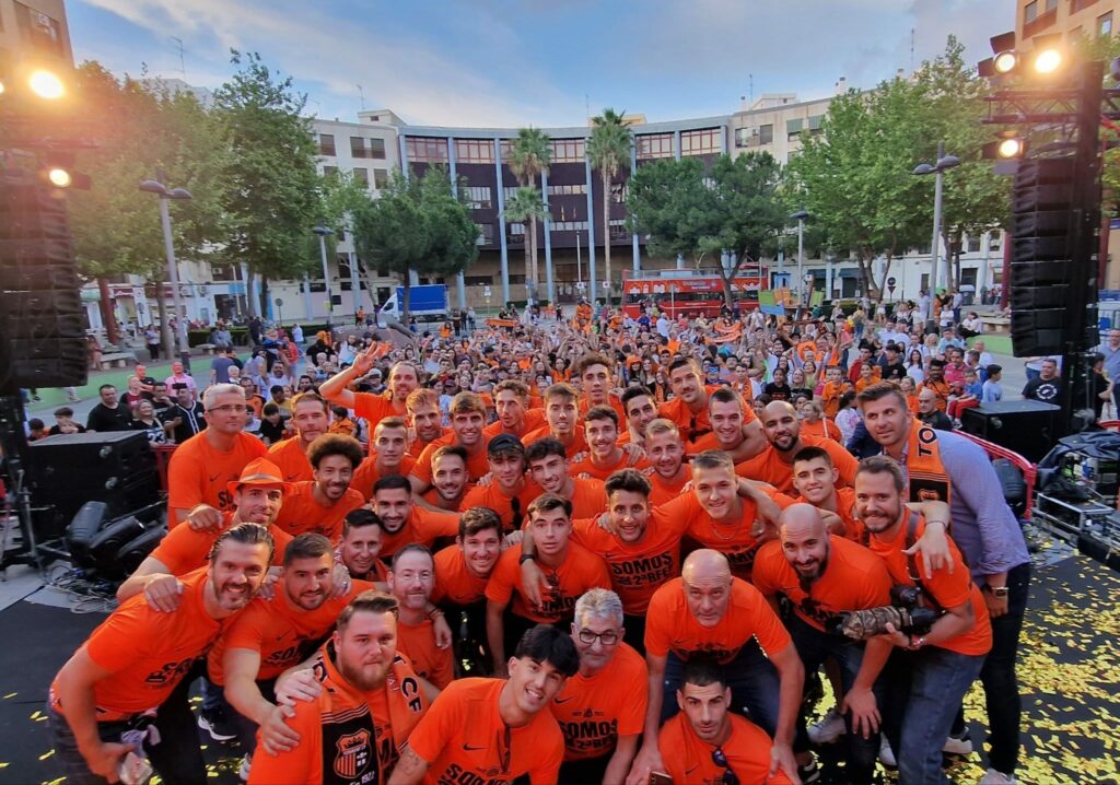 El Torrent CF celebra el ascenso con toda la ciudad | TORRENT AL DÍA